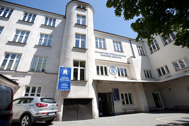 Uczelnia Krakowska Wyższa Szkoła Promocji Zdrowia (KWSPZ) Uczelnia Krakowska Wyższa Szkoła Promocji Zdrowia (KWSPZ)